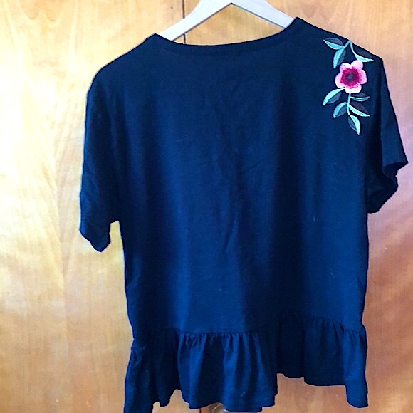 Chelsea & Theodore | Tops | 3 For 25 Chelsea Theodore Black Top Floral ...